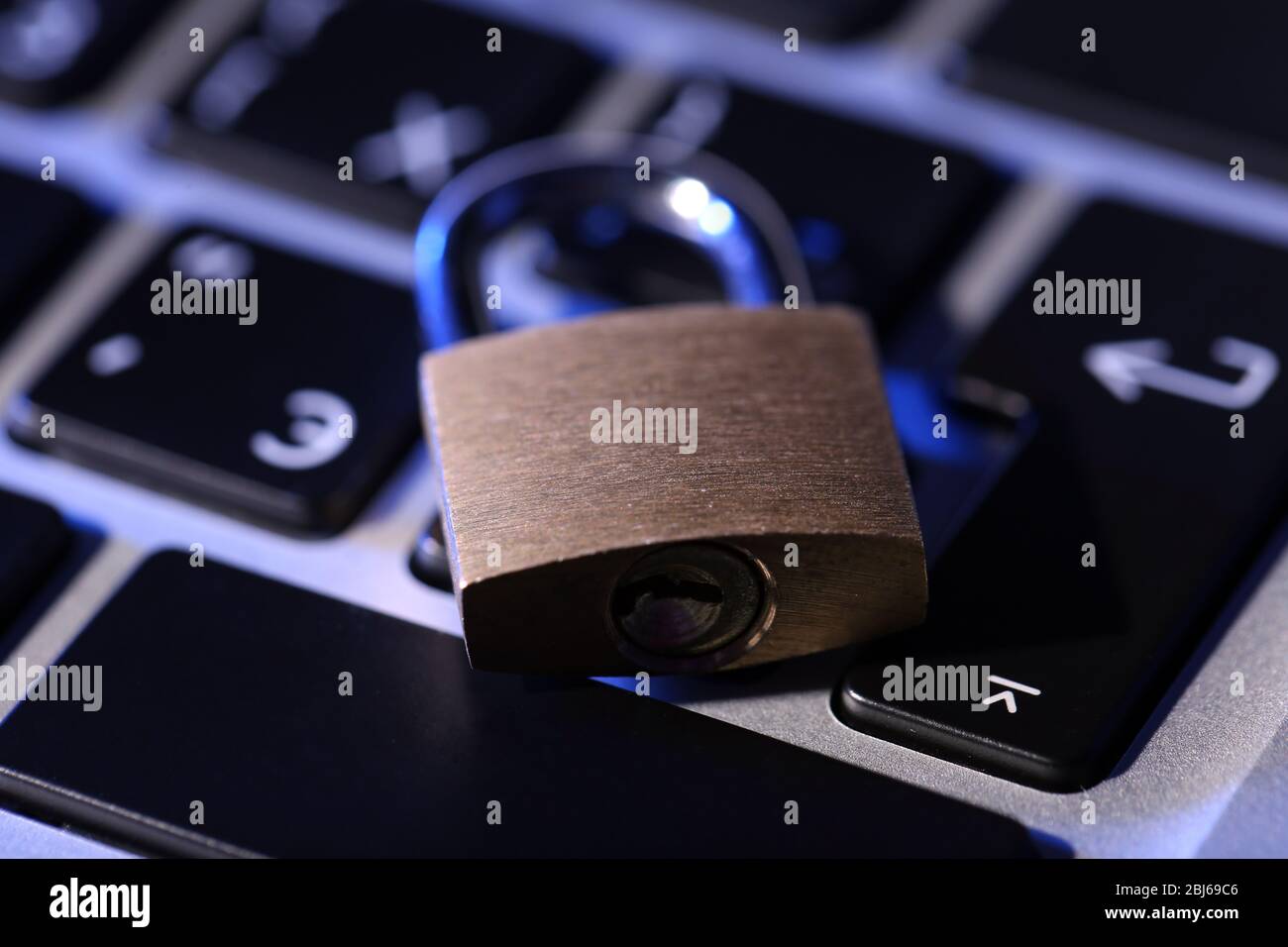 Cyber safety concept - lock on computer keyboard Stock Photo - Alamy