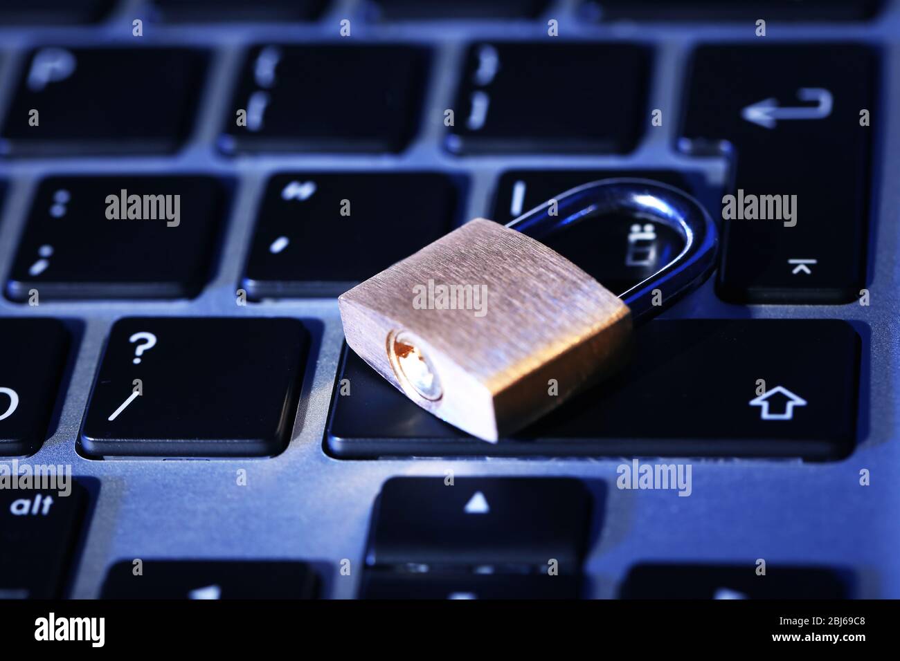 Cyber safety concept - lock on computer keyboard Stock Photo - Alamy