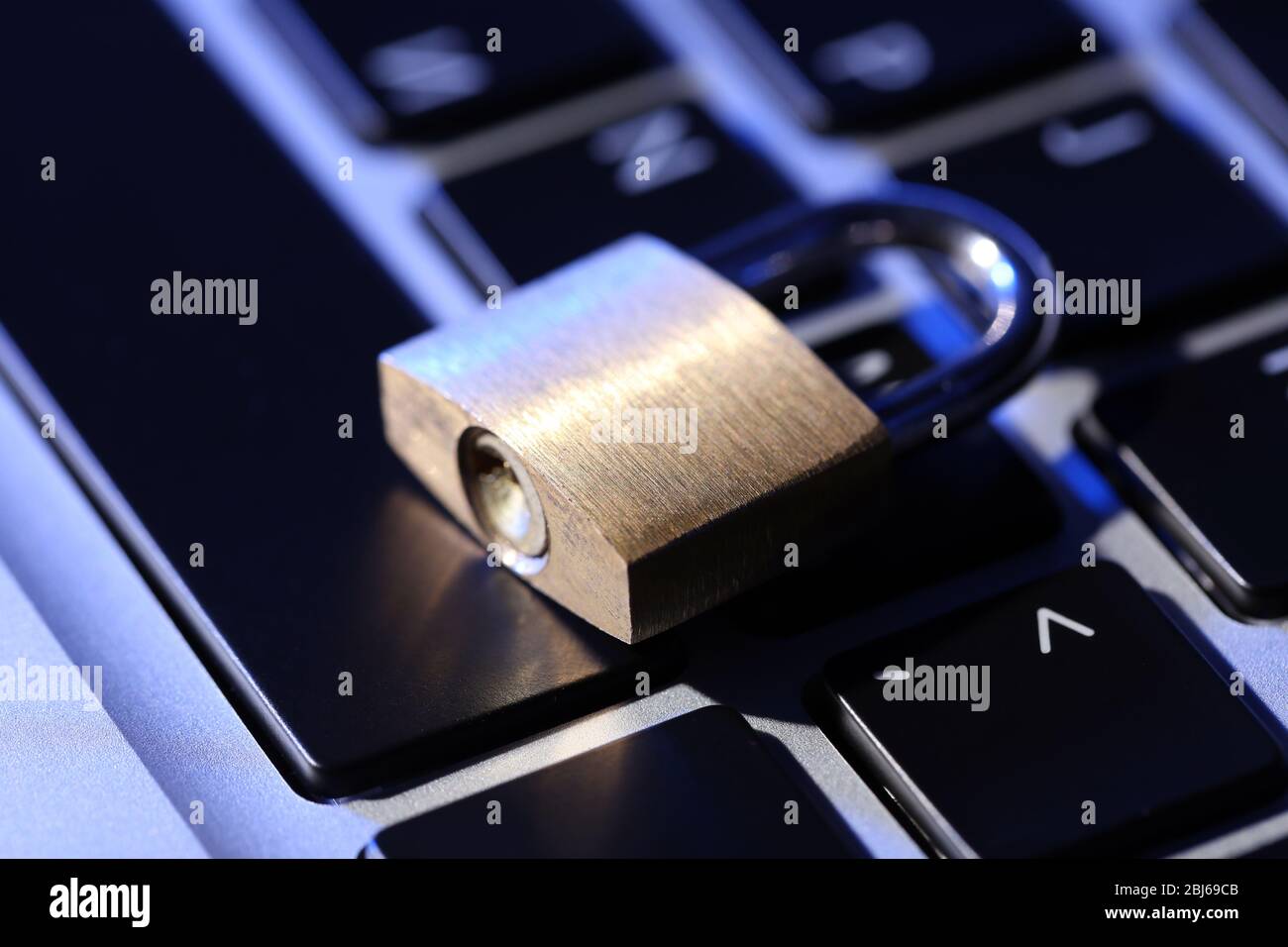 Cyber safety concept - lock on computer keyboard Stock Photo - Alamy
