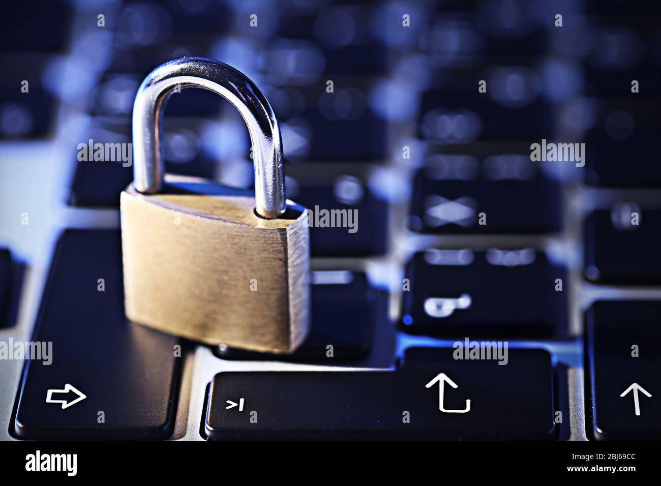 Cyber safety concept - lock on computer keyboard Stock Photo - Alamy