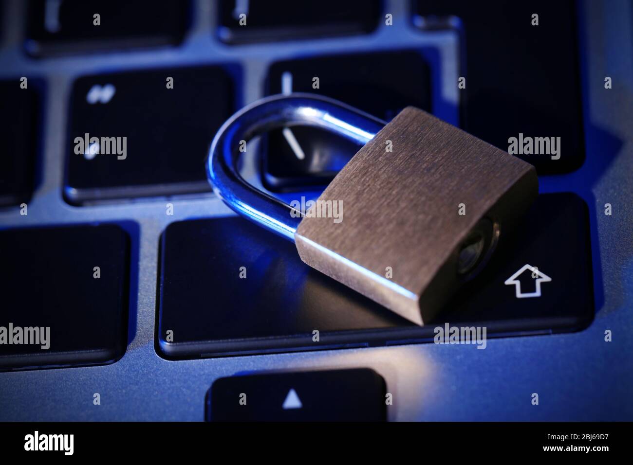 Cyber safety concept - lock on computer keyboard Stock Photo - Alamy