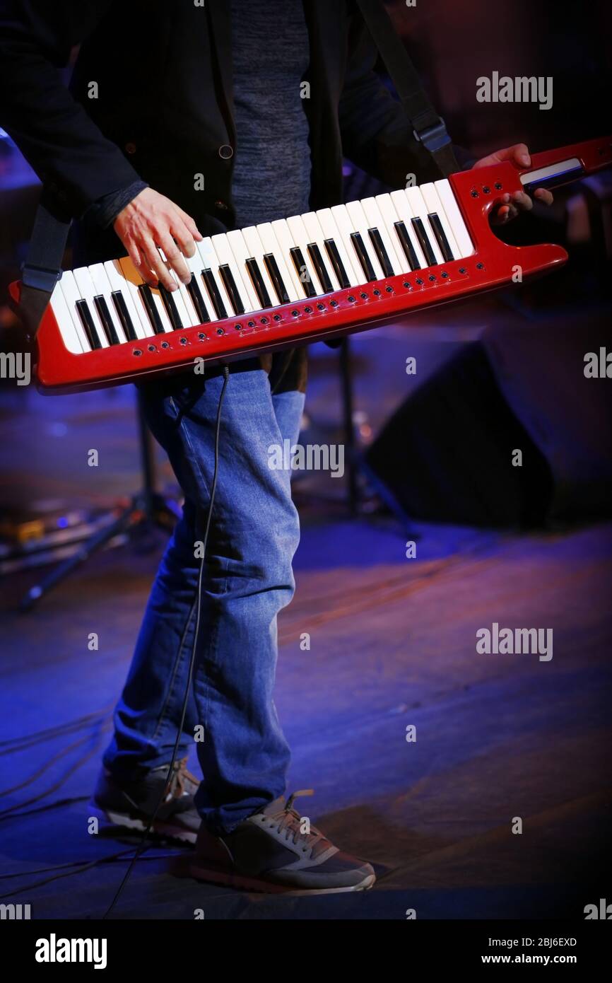 Synthesizer group hi-res stock photography and images - Alamy