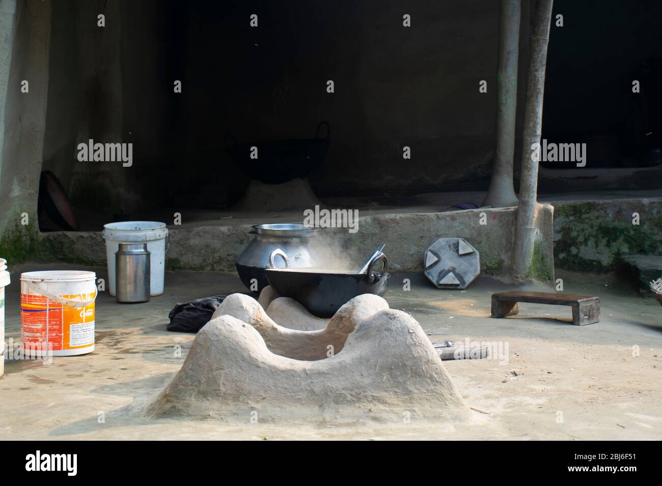 Rural Indian Kitchen, firewood stove Stock Photo - Alamy