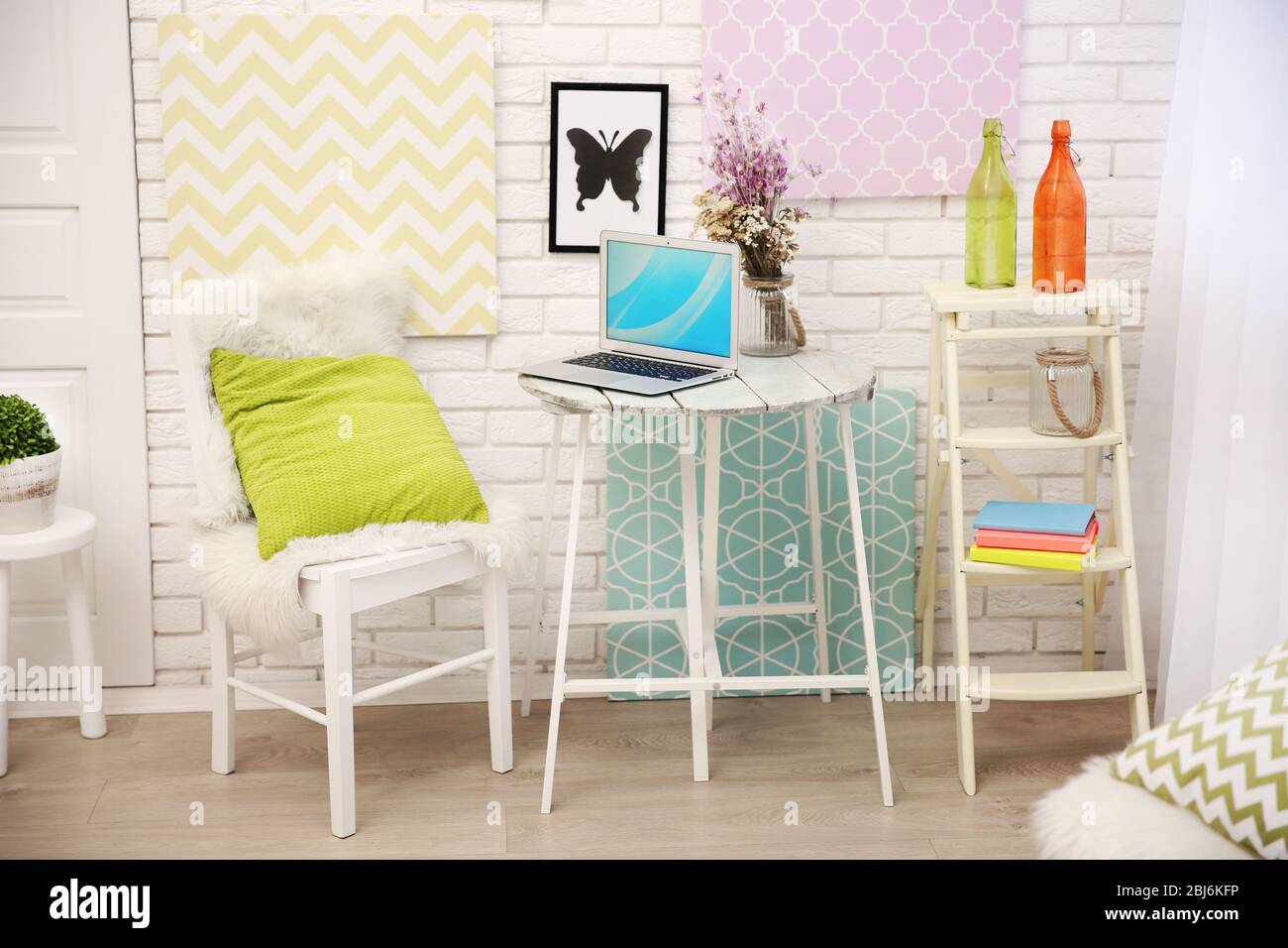 Modern room interior with table and chair Stock Photo - Alamy