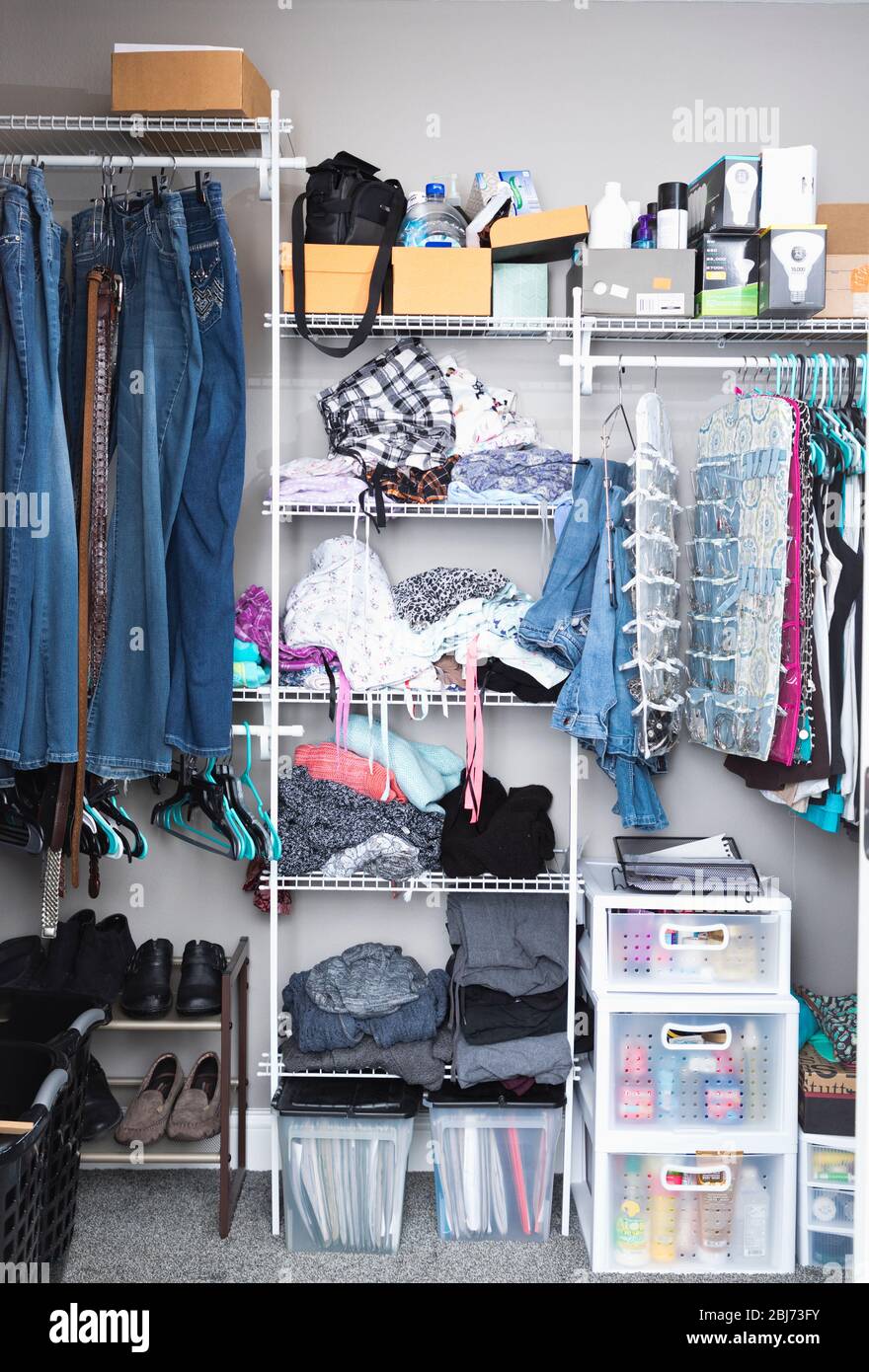 Clutter closet hi-res stock photography and images - Alamy