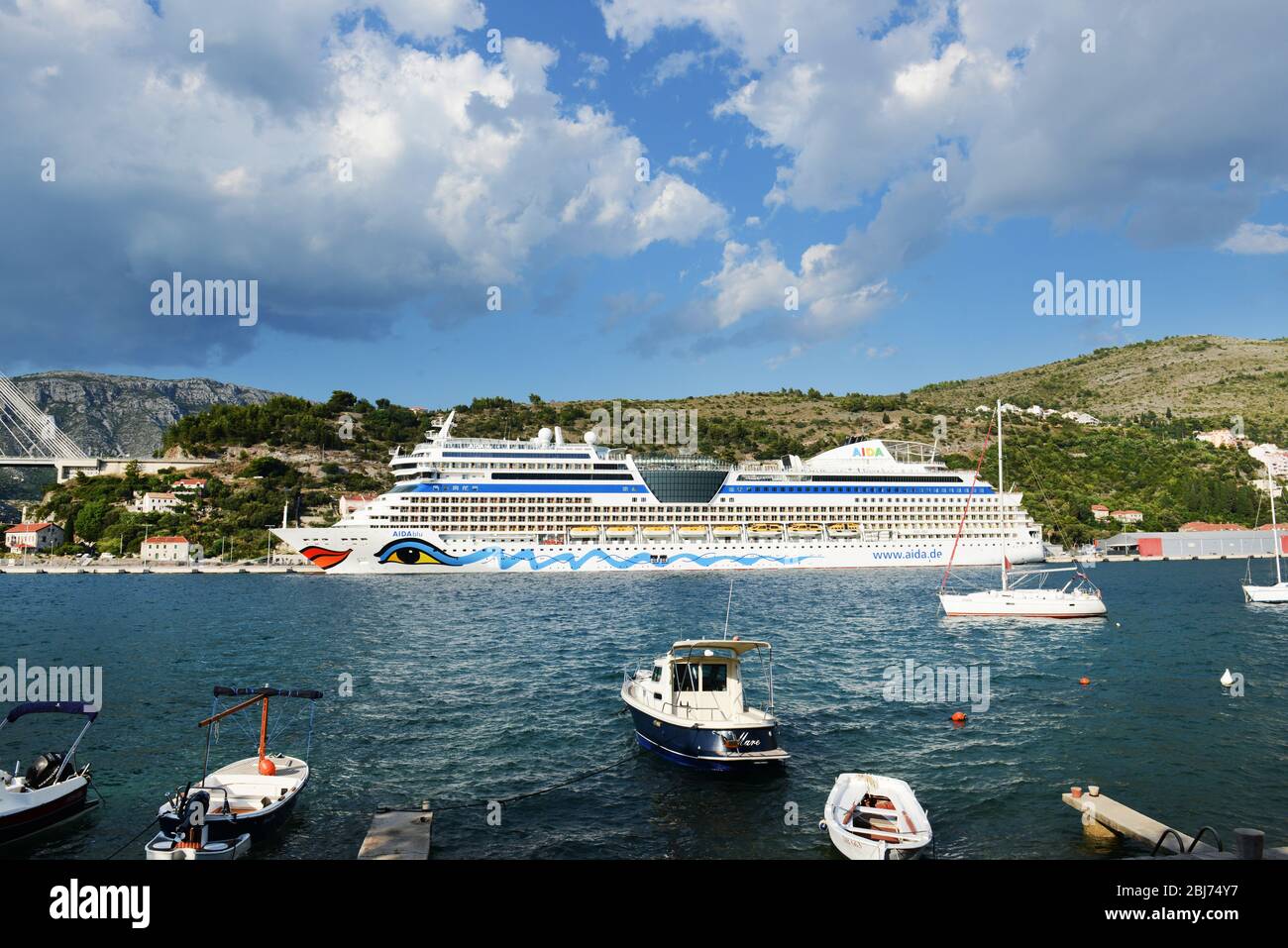 A cruise ship docking at Dubrovnik's port Stock Photo - Alamy