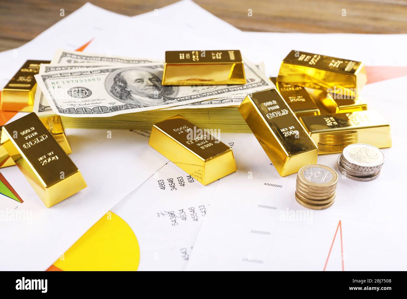 Pile gold bars and coins hi-res stock photography and images - Alamy