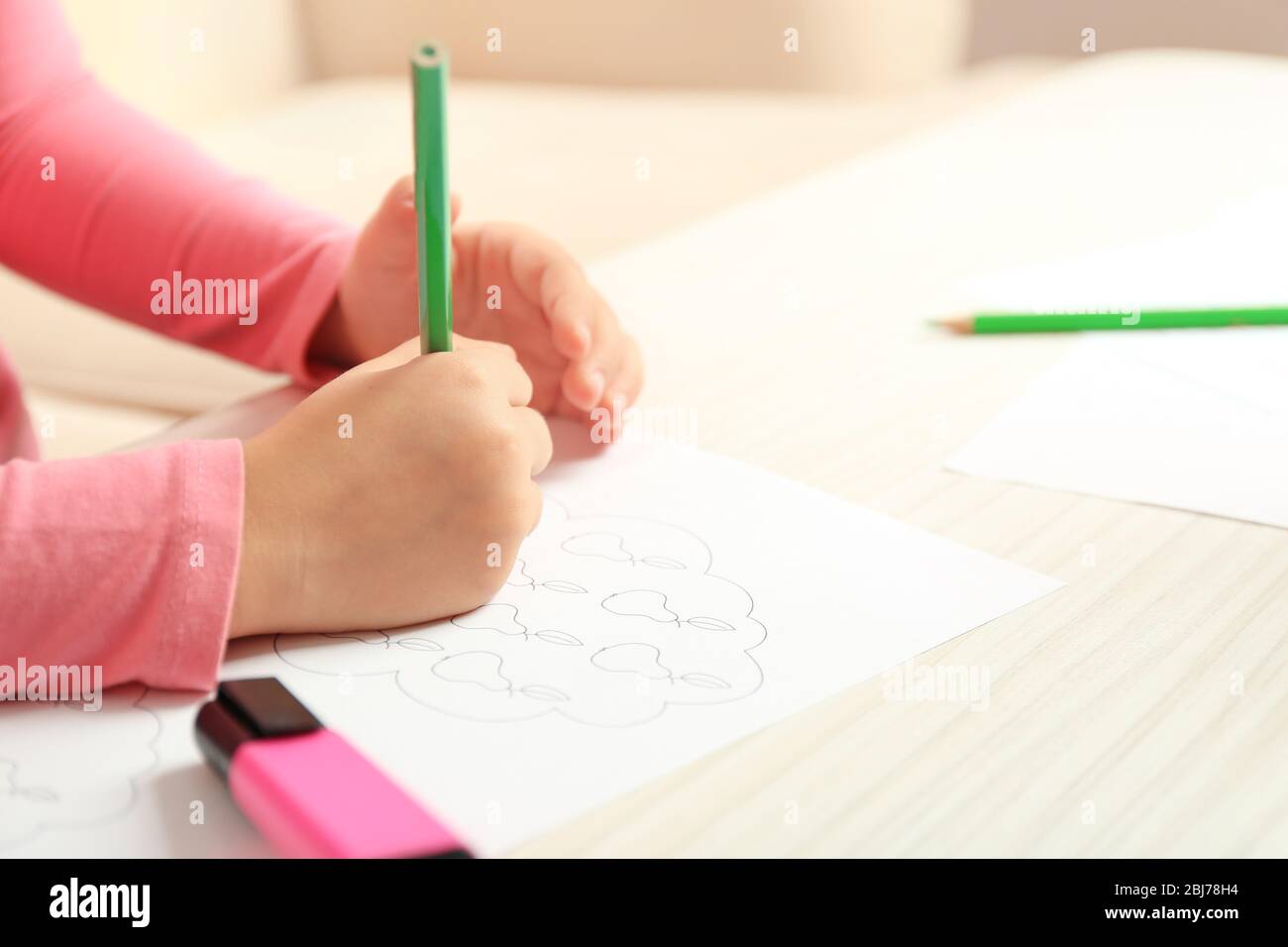 Child paper tree sketching hi-res stock photography and images - Alamy