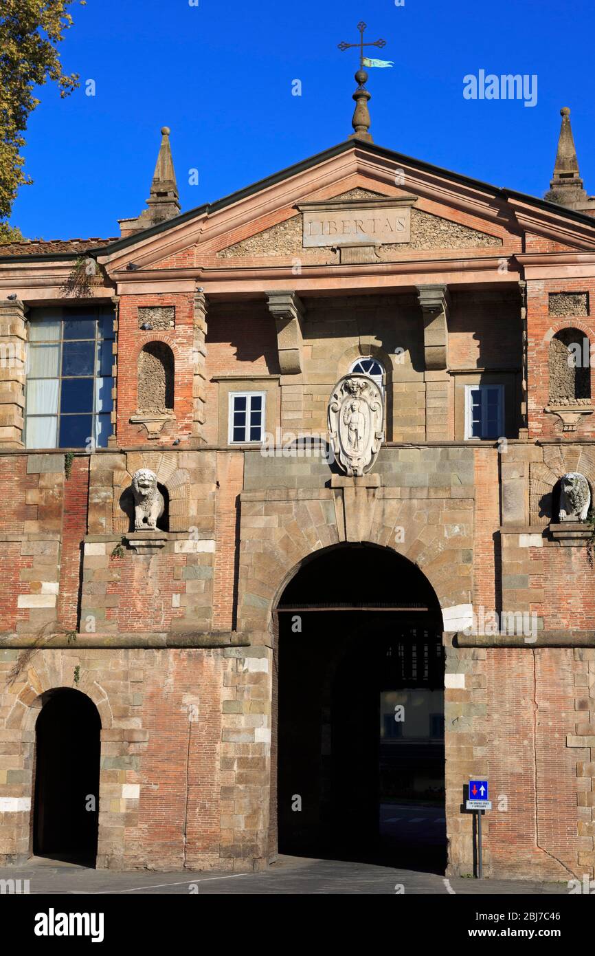 Lucca city gate hi-res stock photography and images - Alamy