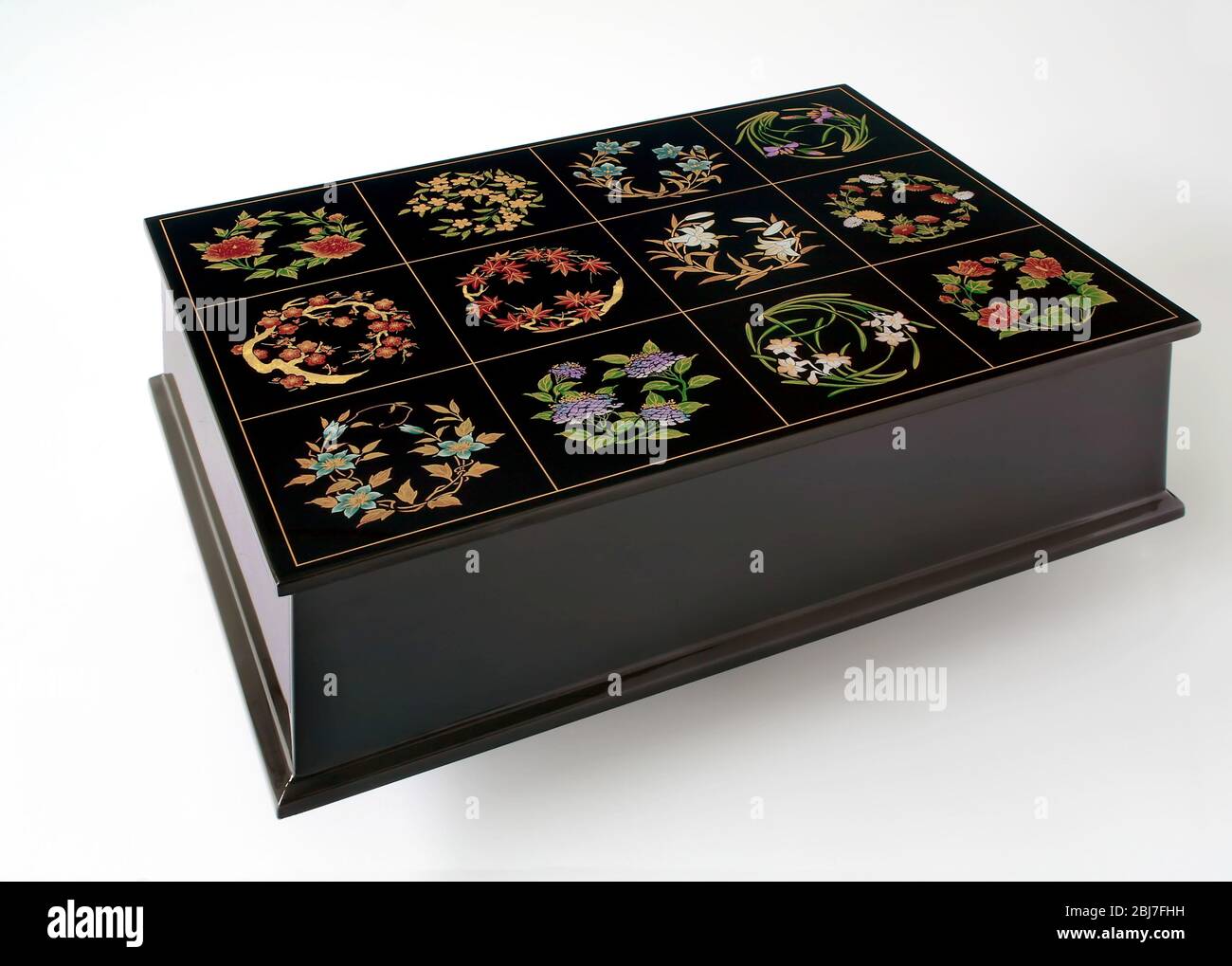 Lacquer container hi-res stock photography and images - Alamy