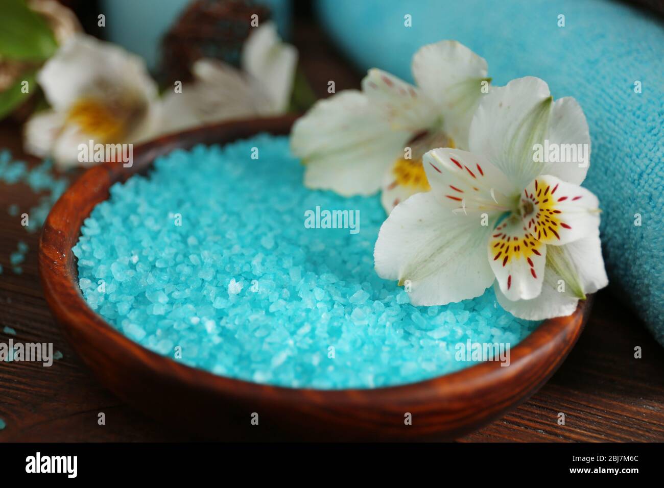 Spa concept. Bowl with blue sea salt, close up Stock Photo - Alamy