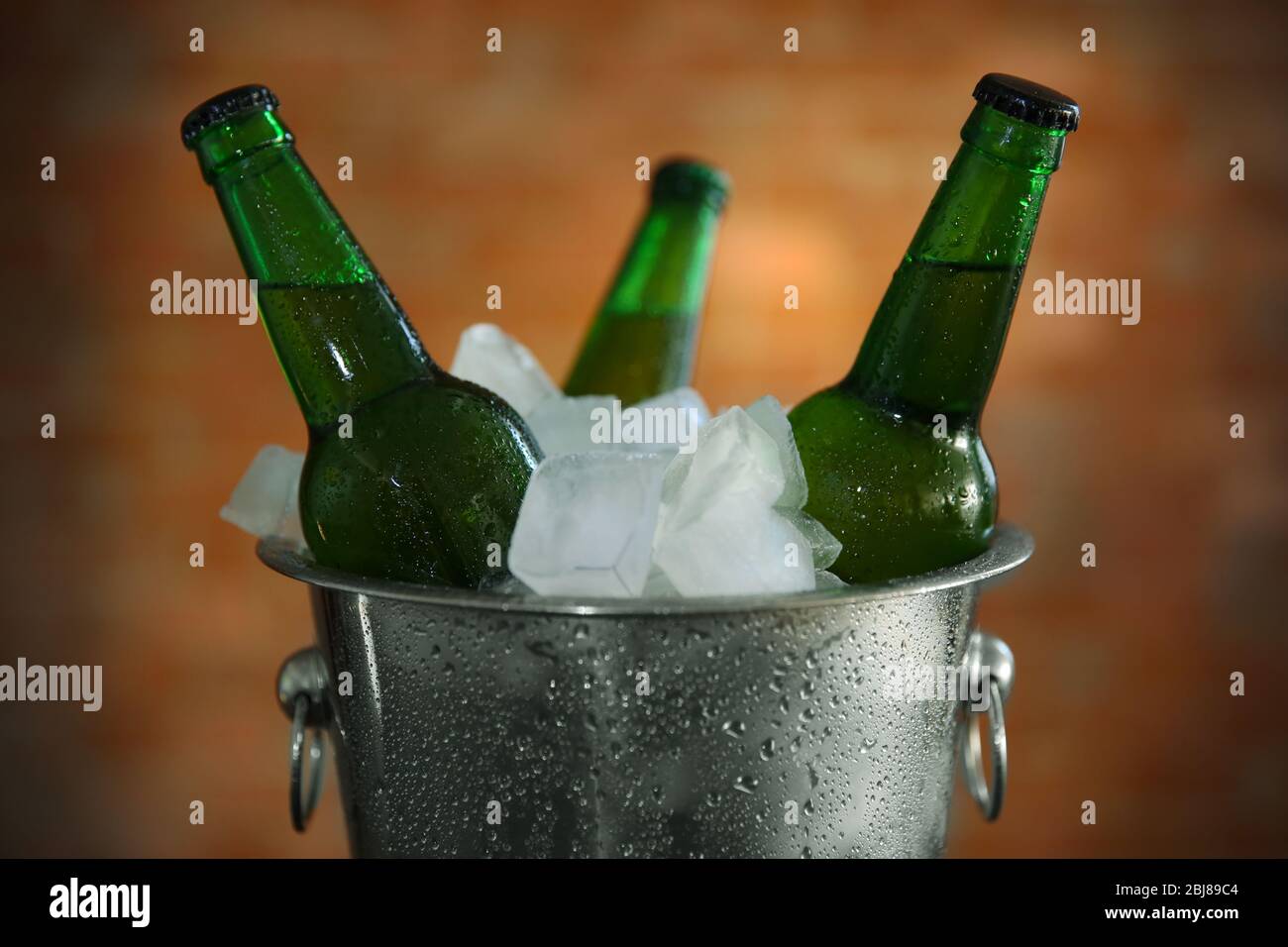 Ice glass pail hi-res stock photography and images - Alamy