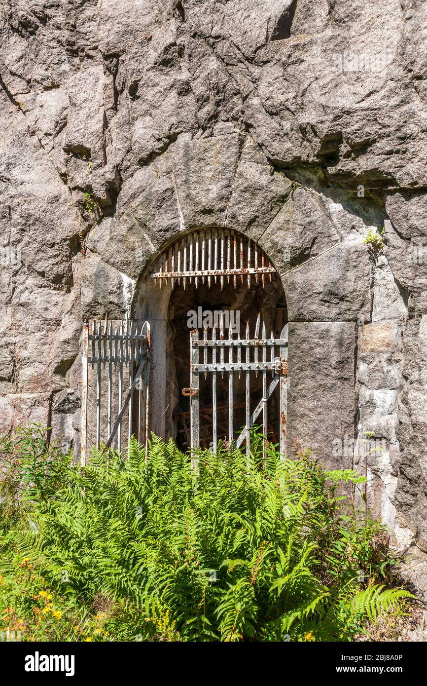 Granite mountain vault hi-res stock photography and images - Alamy