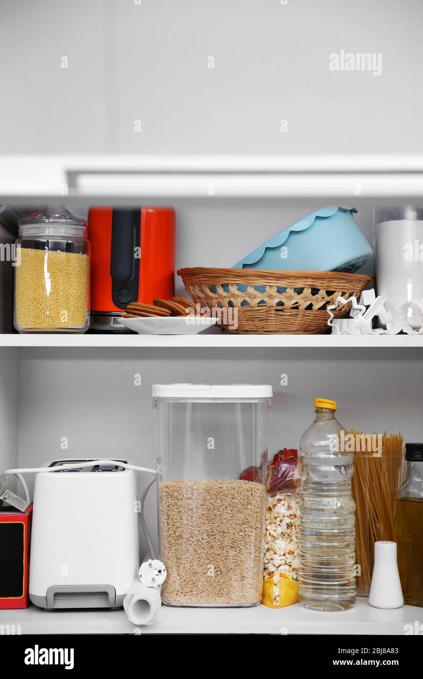 Kettle shelves hi-res stock photography and images - Alamy