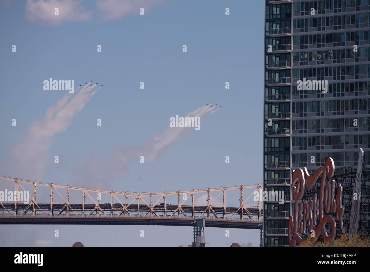 Nyc flyover hi-res stock photography and images - Alamy