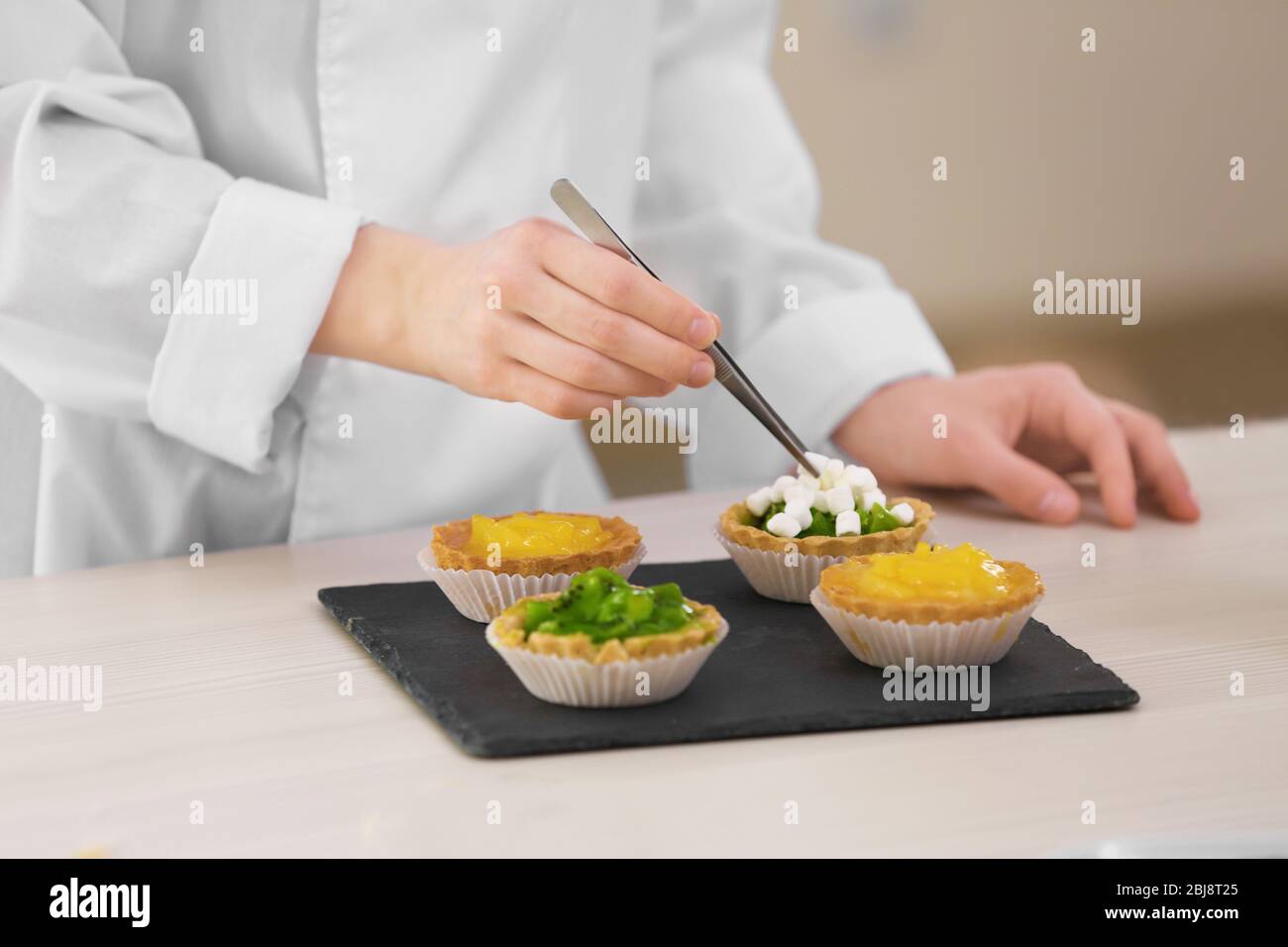 Cooking desserts hi-res stock photography and images - Alamy