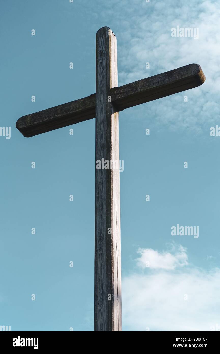 Wooden cross - great for topics like Catholic religion, Christianity ...