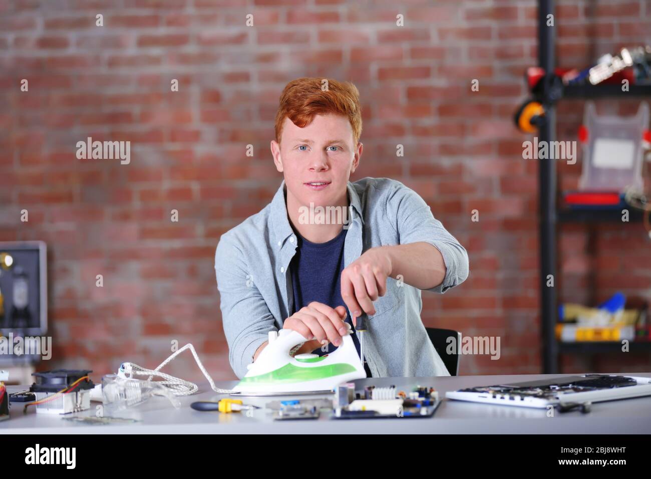 Man fixing computer interior hi-res stock photography and images - Alamy