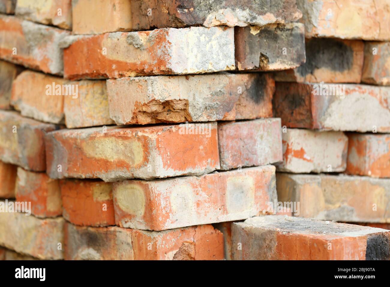 Heap of old bricks hi-res stock photography and images - Alamy