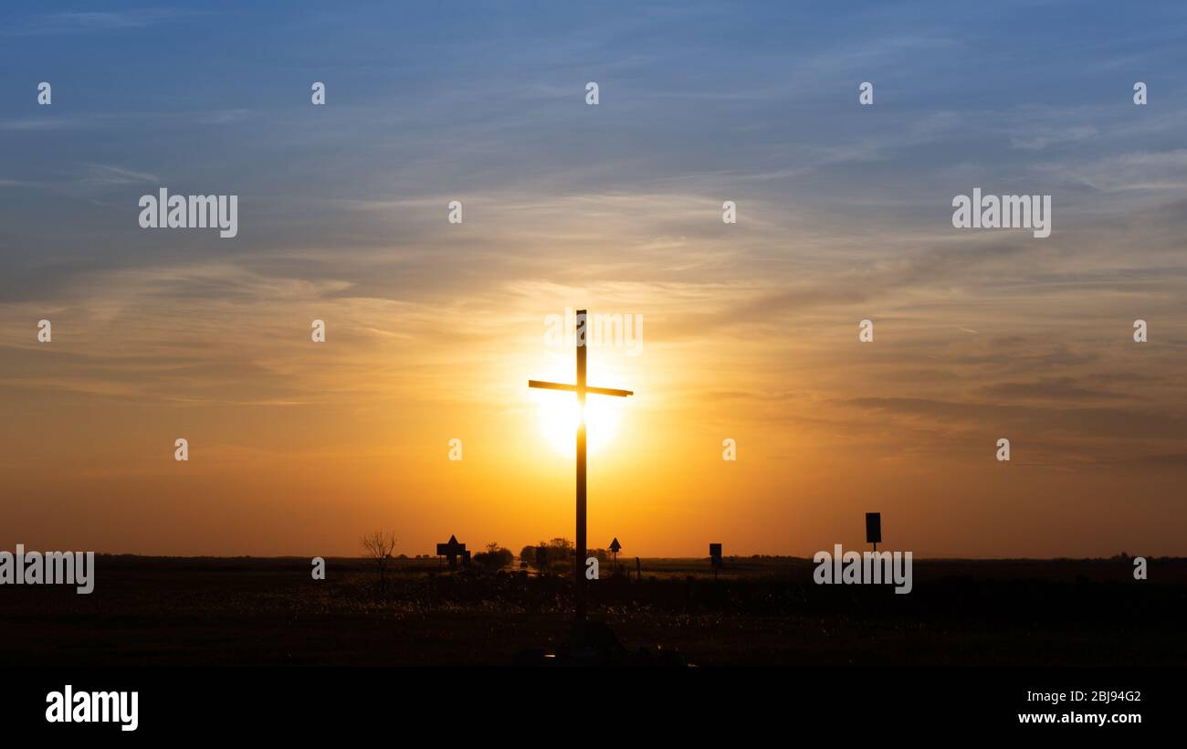 Cross silhouette hi-res stock photography and images - Alamy