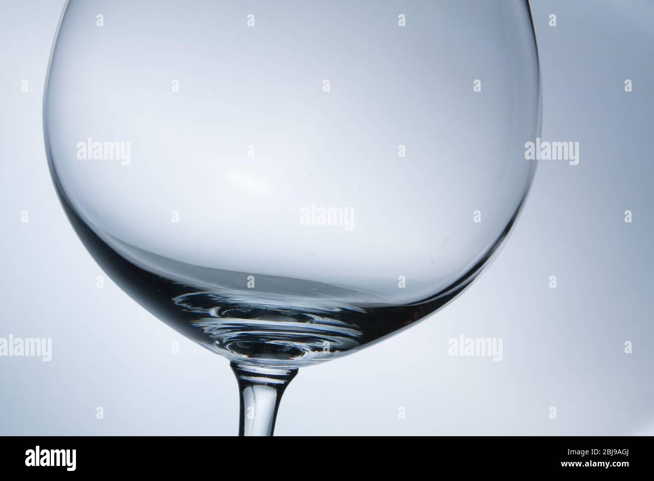 Beautiful empty wine glass hi-res stock photography and images - Alamy