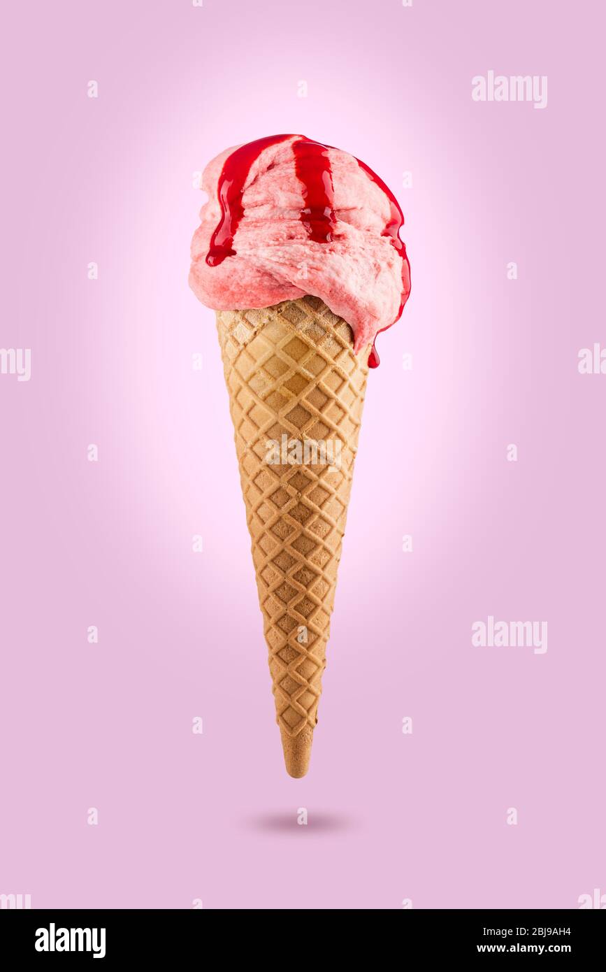 Strawberry ice cream cone hi-res stock photography and images - Alamy