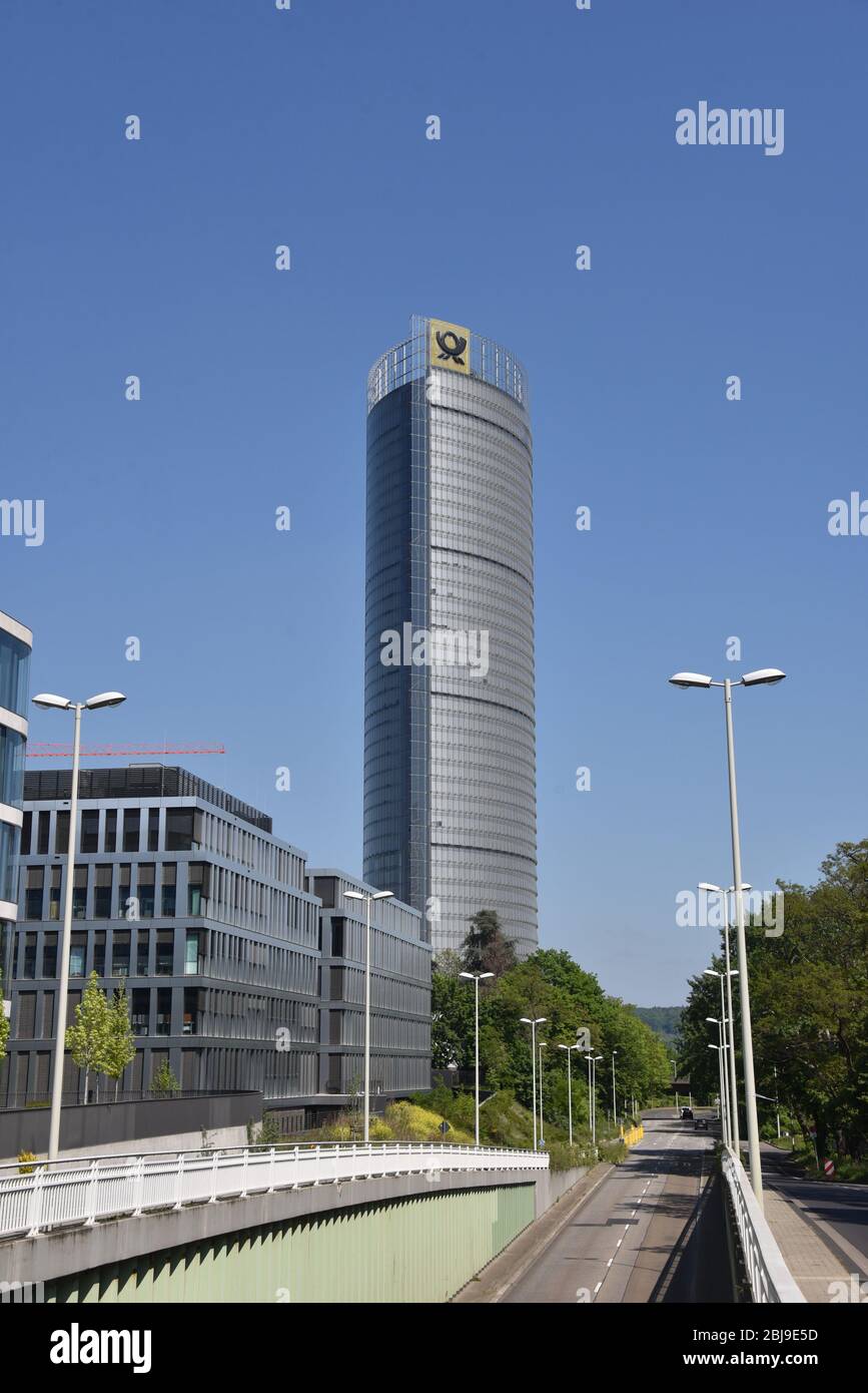 Dhl group logo hi-res stock photography and images - Alamy