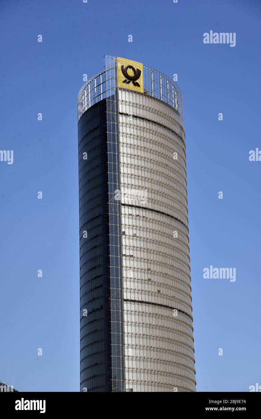 Dhl group logo hi-res stock photography and images - Alamy