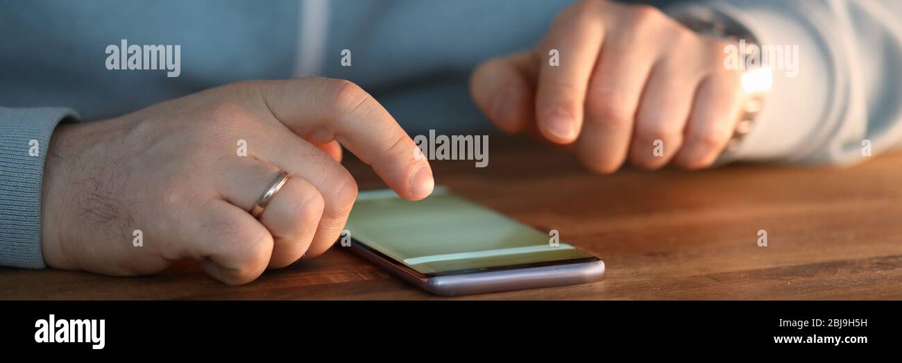 Checking messages hi-res stock photography and images - Alamy