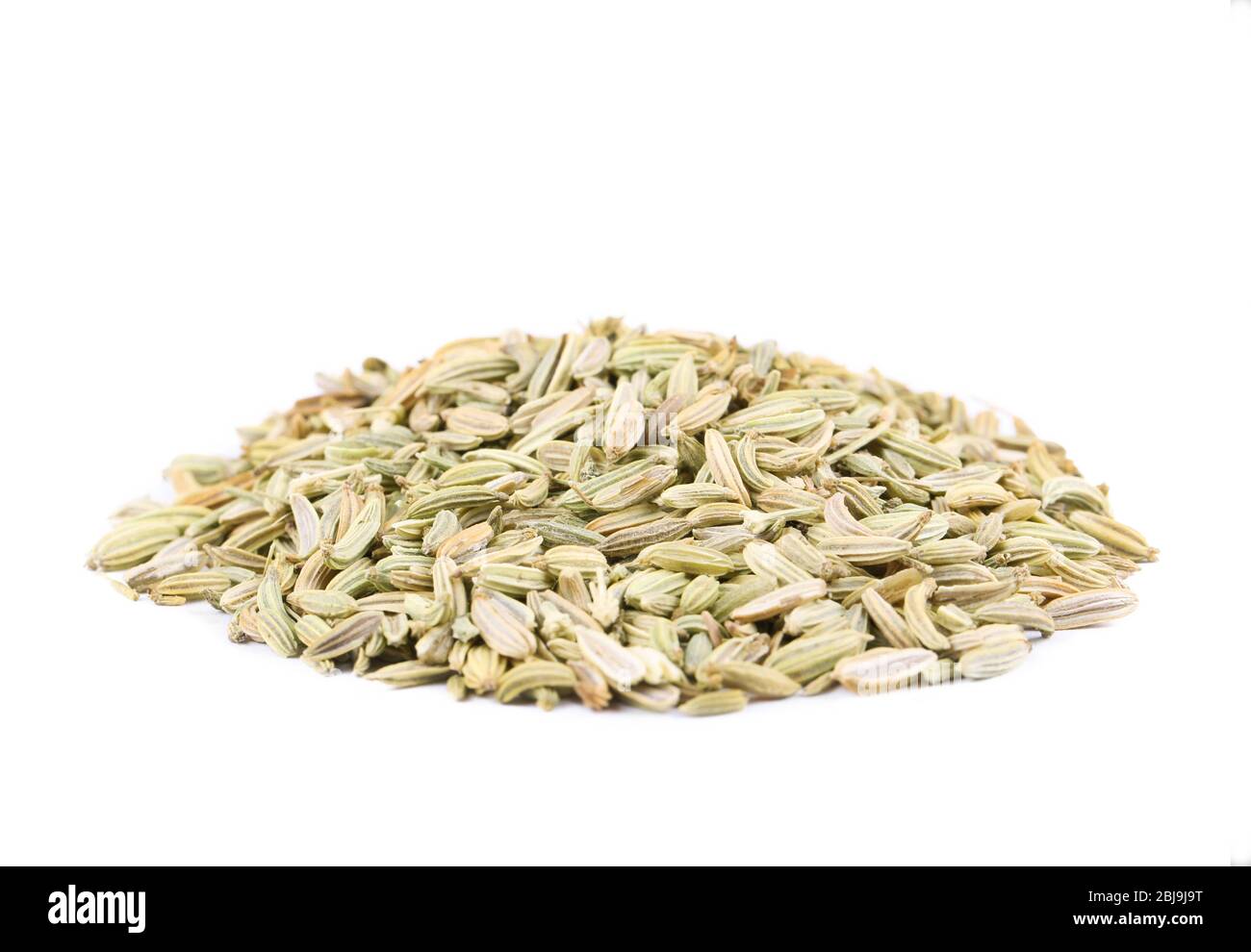 Fennel seeds isolated on white Stock Photo - Alamy