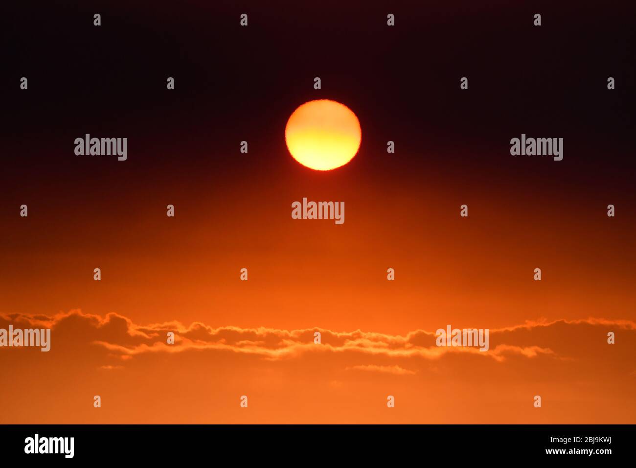 Pink smoke circle haze hi-res stock photography and images - Alamy