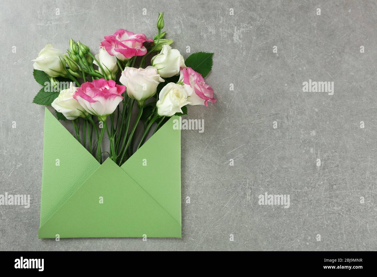 Envelope on table hi-res stock photography and images - Alamy