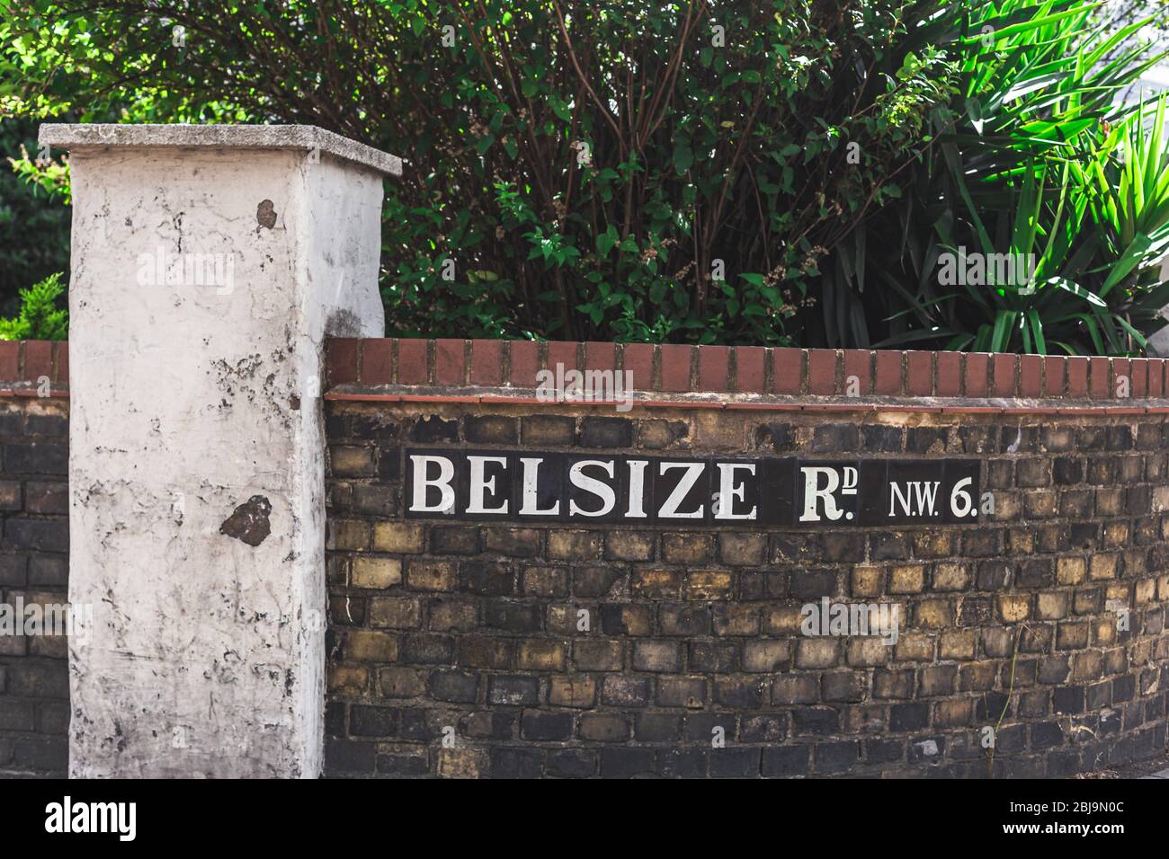 West hampstead london sign hi-res stock photography and images - Alamy