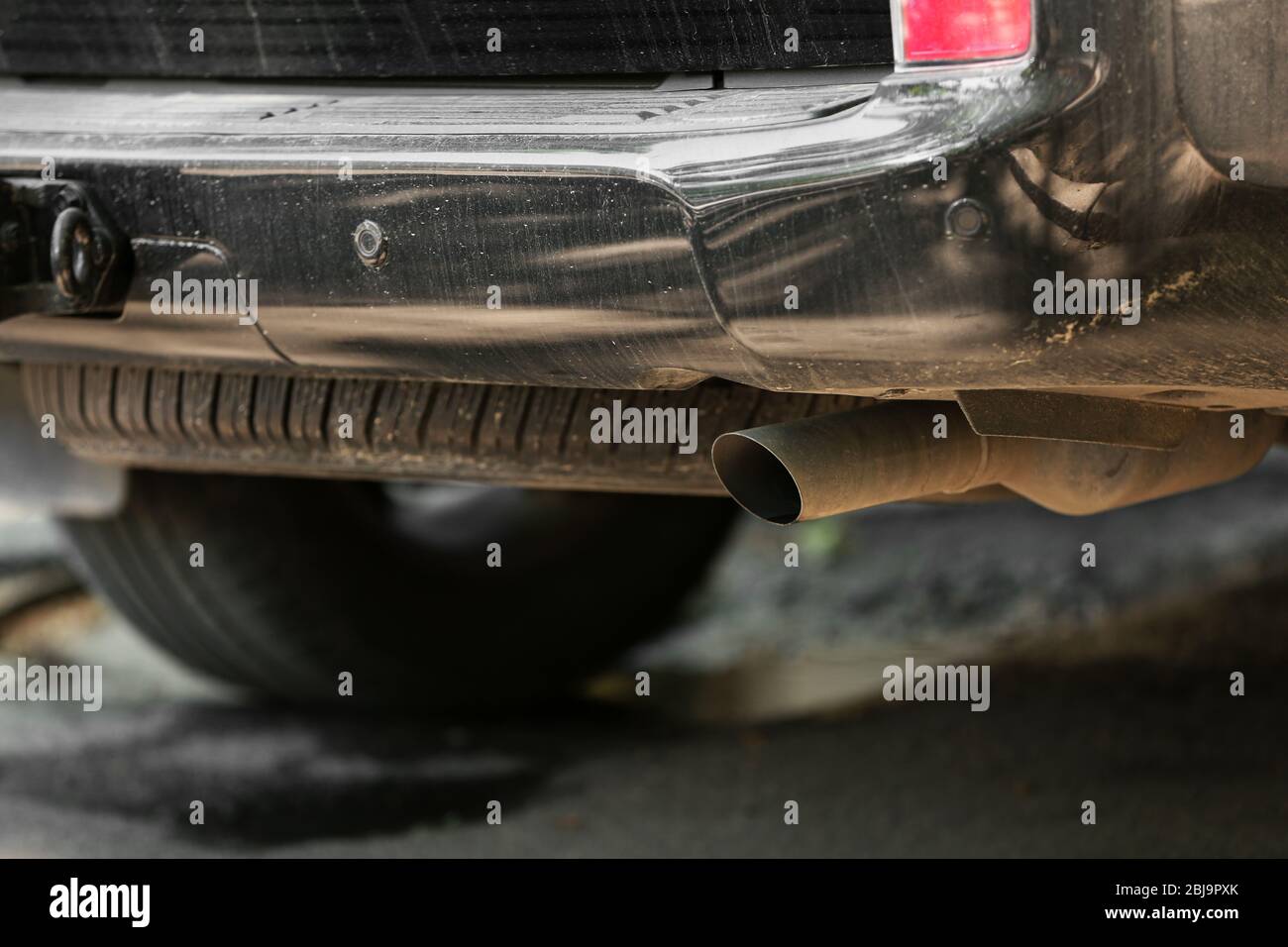 Part pipe street light hi-res stock photography and images - Alamy