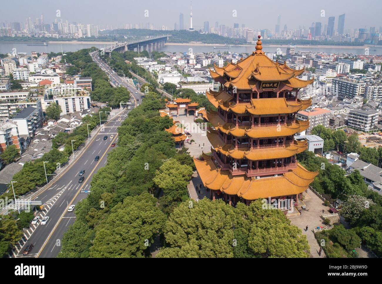 Wuhan yellow crane tower hi-res stock photography and images - Alamy