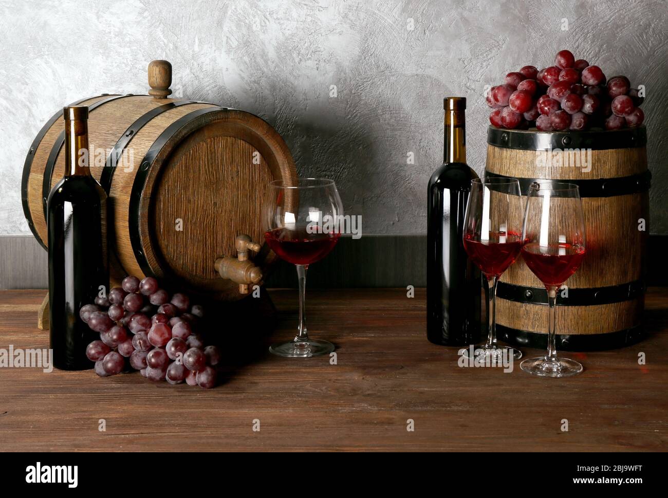 Barrels bottle glasses tasty hi-res stock photography and images - Alamy