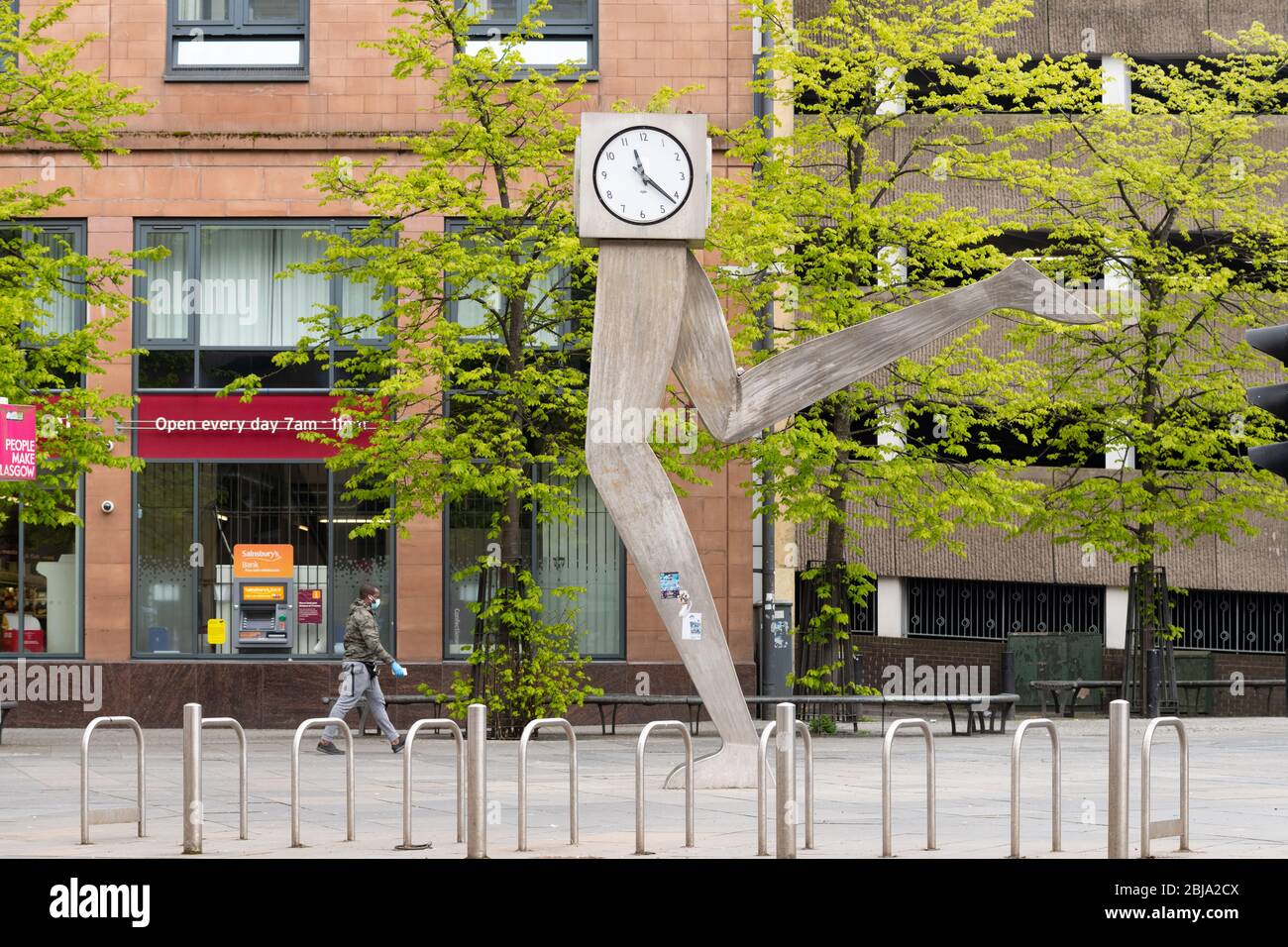 The running man sculpture hi-res stock photography and images - Alamy