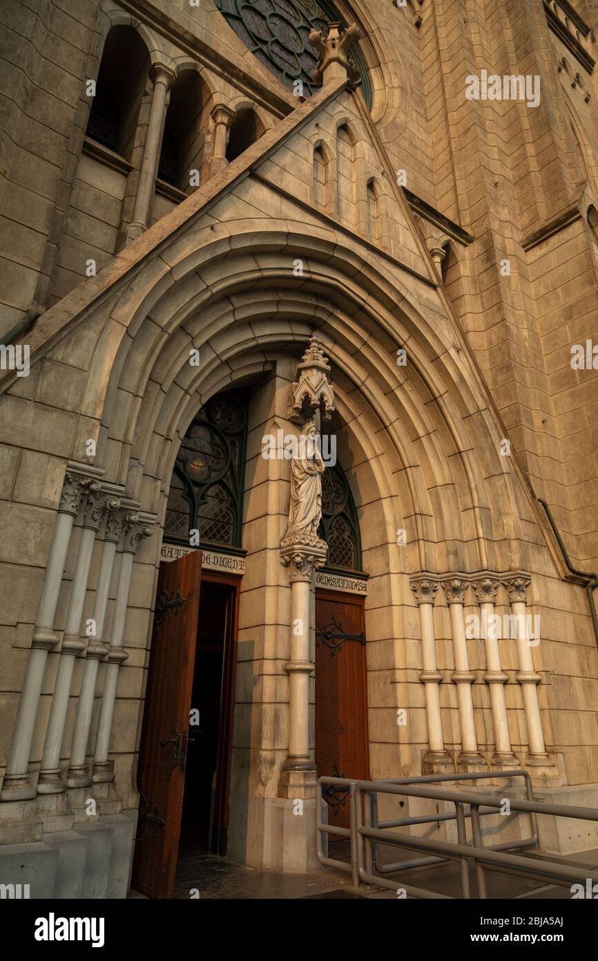 Gothic towers and portico hi-res stock photography and images - Alamy