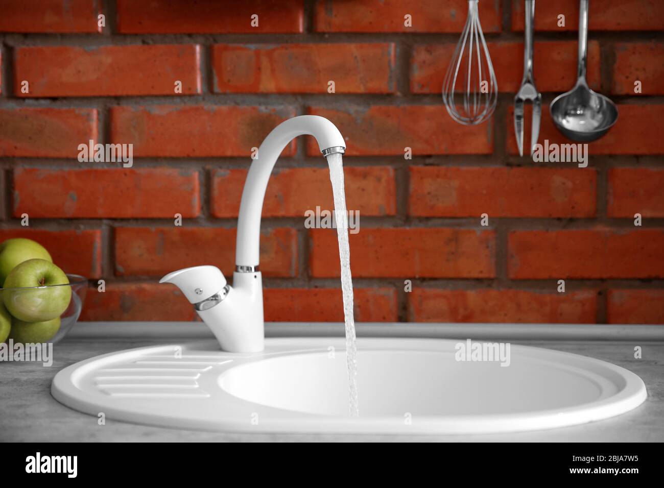 Flowing water wall aqua hi-res stock photography and images - Alamy