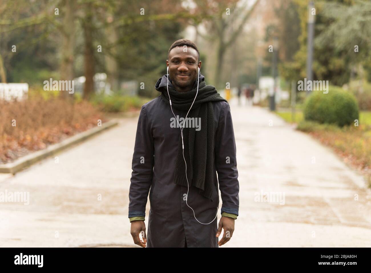 Black man smiling hi-res stock photography and images - Alamy