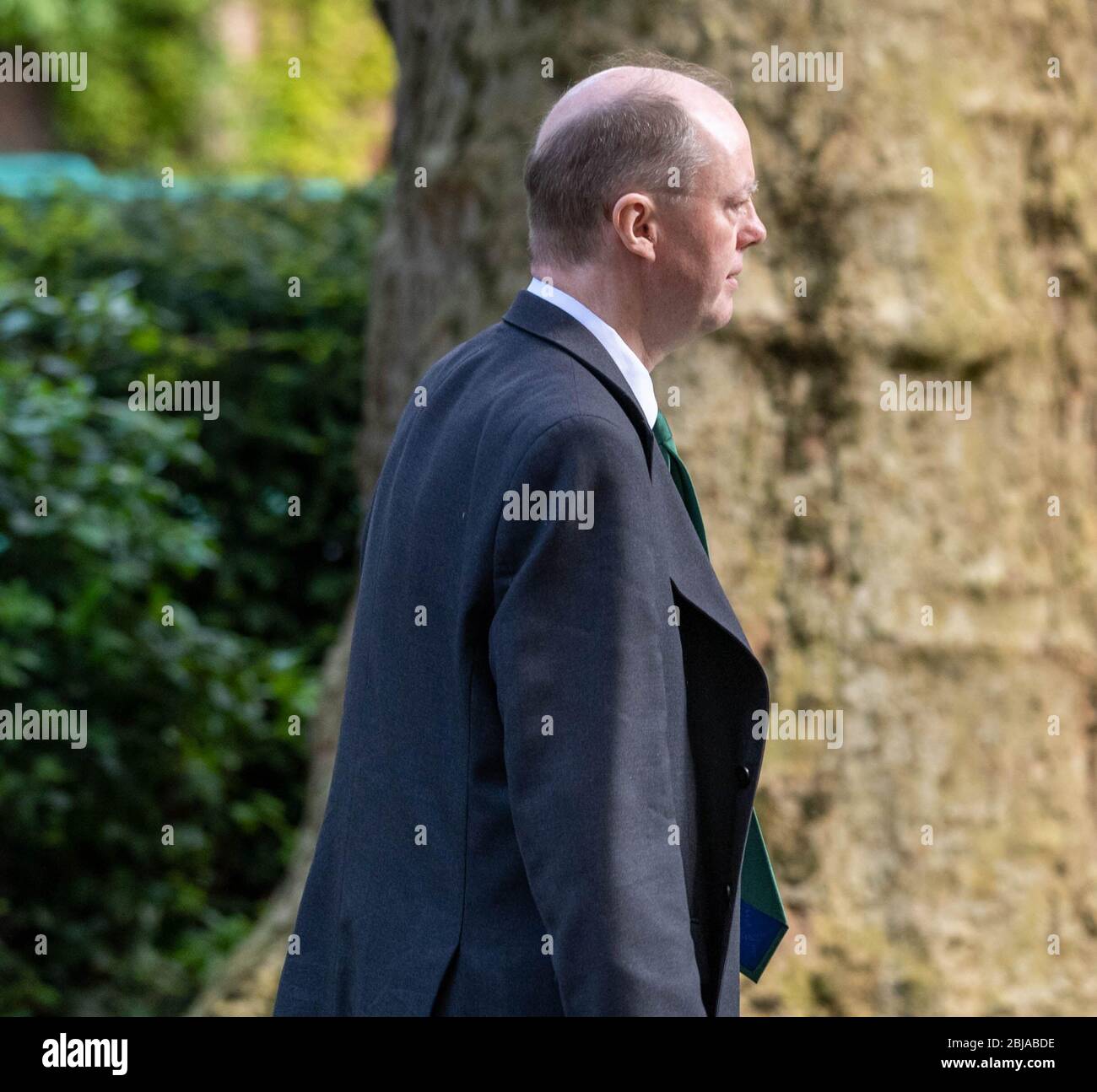 Chief medical officer chris whitty leaves hi-res stock photography and ...