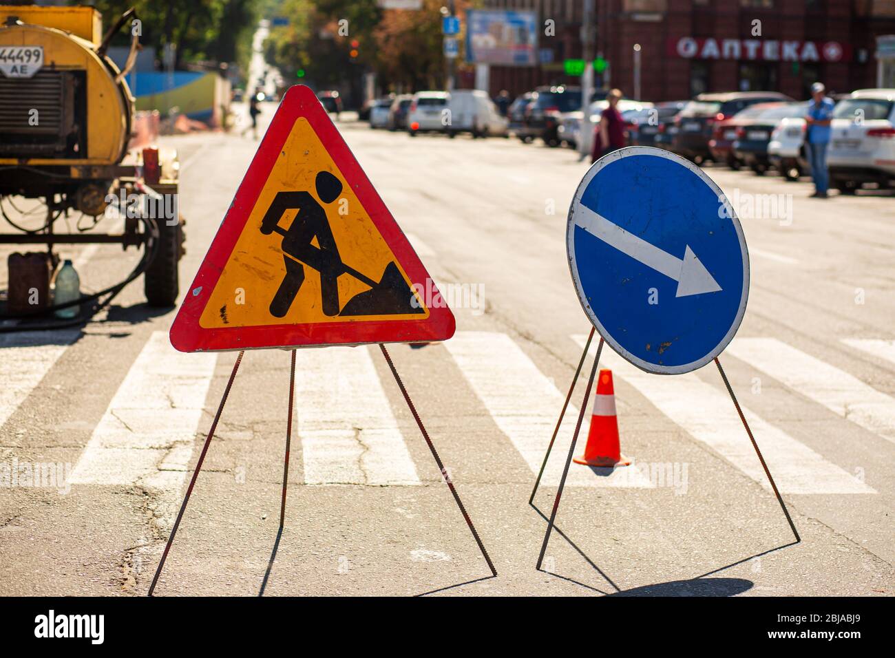 Road Work Signal High Resolution Stock Photography and Images - Alamy