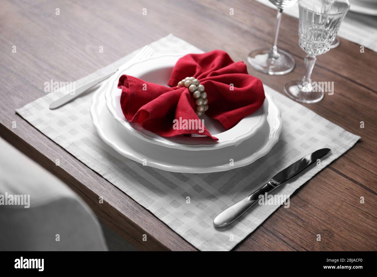 Silver serviette ring hi-res stock photography and images - Alamy