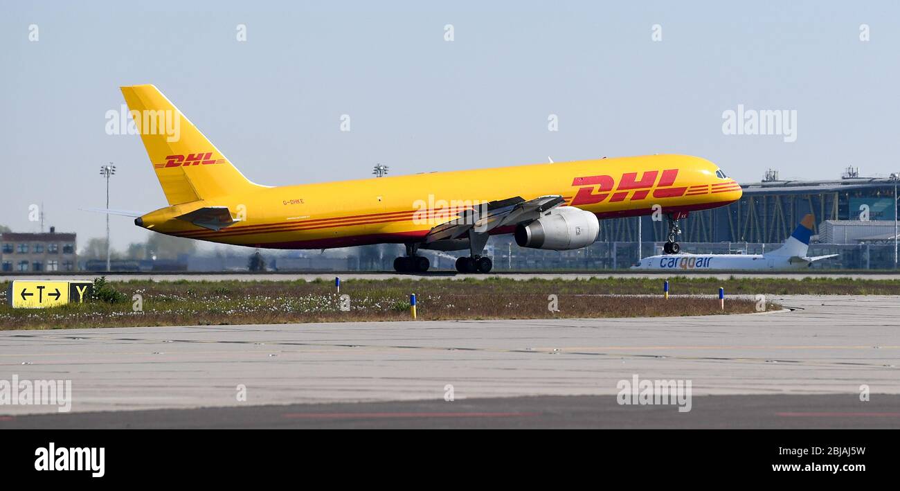 Dhl freight plane 2020 hi-res stock photography and images - Alamy