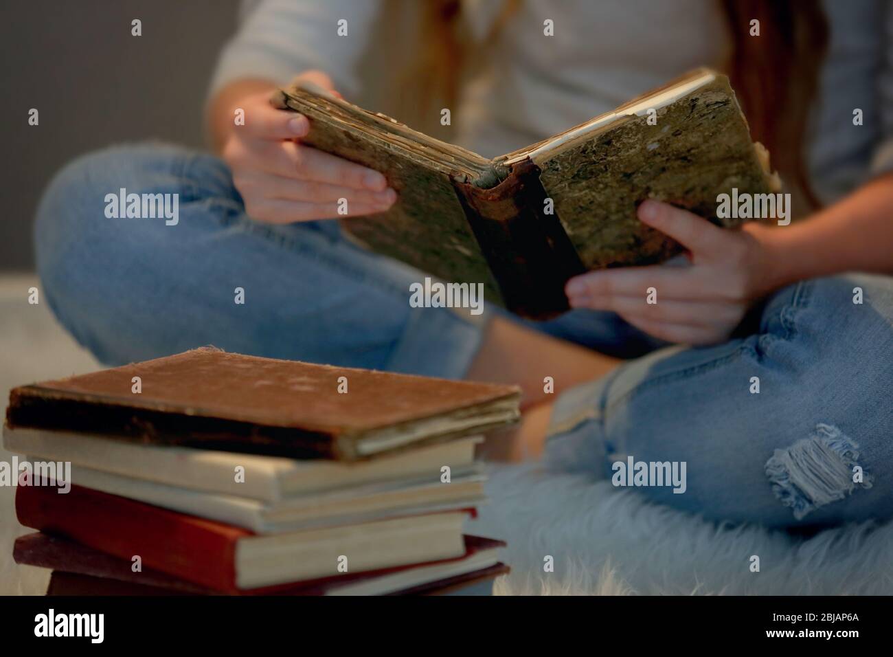 Woman reading old book Stock Photo - Alamy Woman reading old book Stock Photo - Alamy