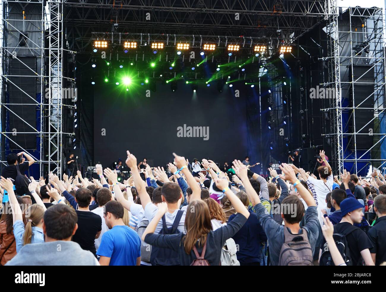 Crowd at a open air concert Stock Photo - Alamy