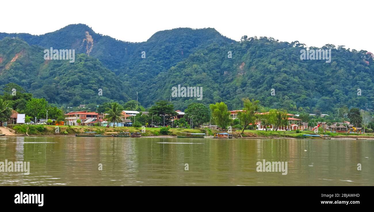 Vista general del pueblo amazónico de Rurrenabaque, en la orilla del ...
