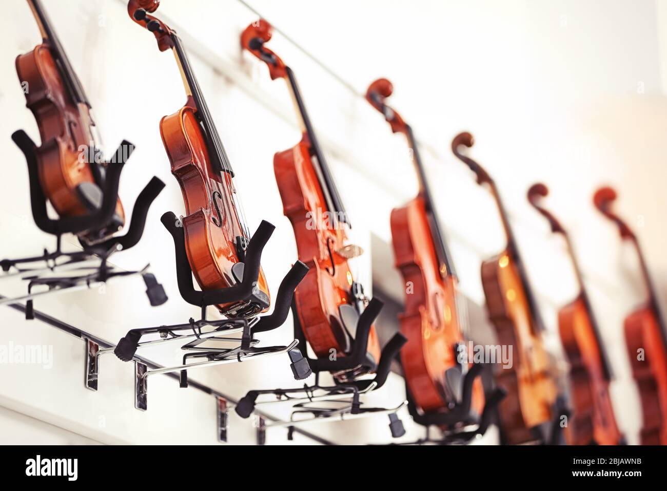 With hanging violins hi-res stock photography and images - Alamy
