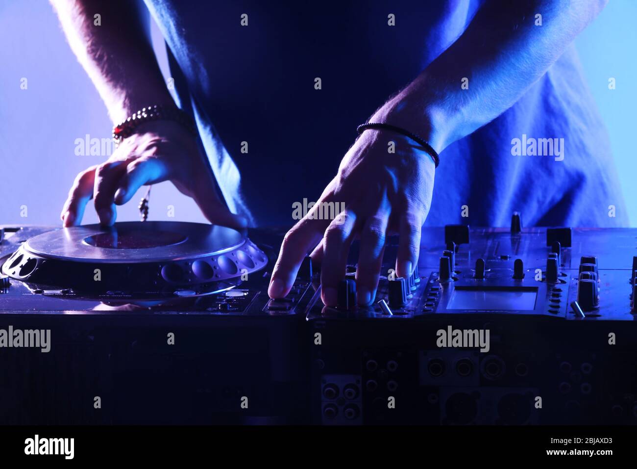 Male hands disk jockey mixing hi-res stock photography and images - Alamy