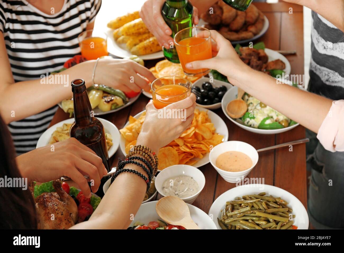 Eat drink chill restaurant hi-res stock photography and images - Alamy
